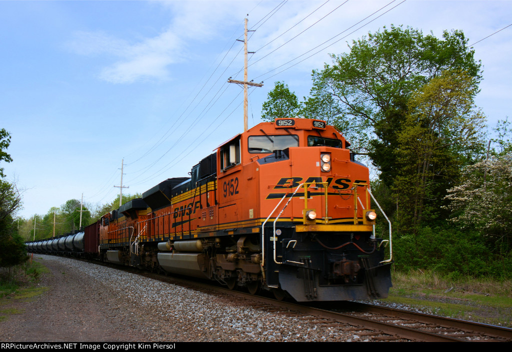 BNSF 9152 CSX Train K040 Crude Oil Loads